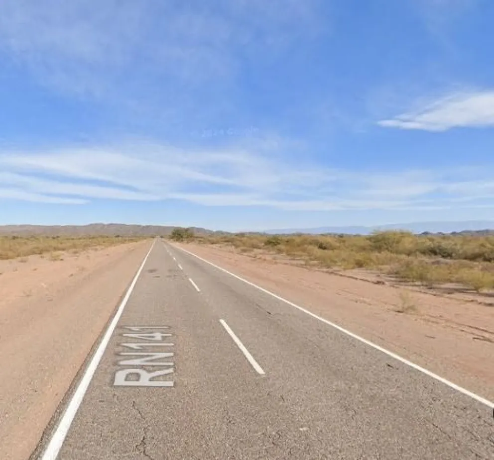 Camión volcó en la Ruta 141 y complica el tránsito entre Marayes y ...